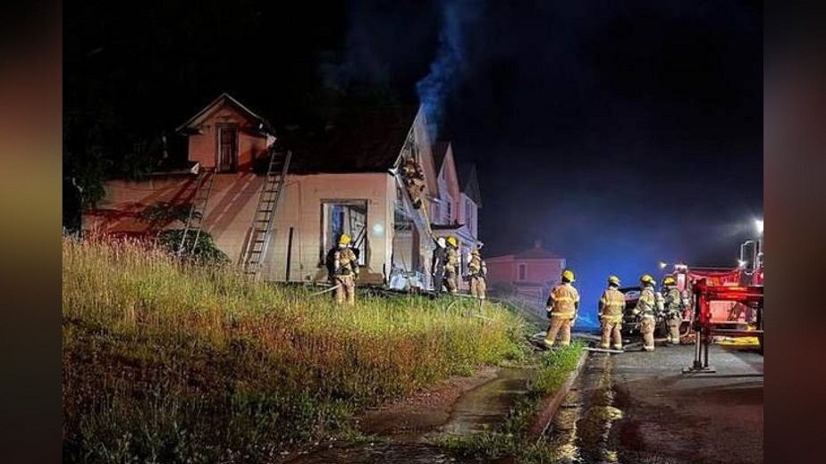 Fireman hospitalized after responding to house fire in Springfield ...